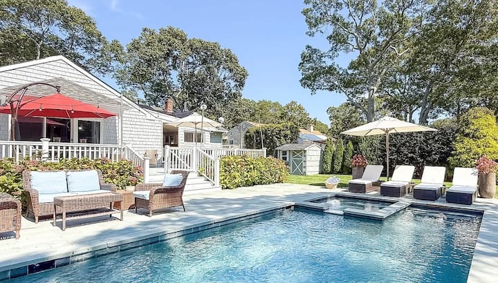 Luxurious Oasis With Pool, Deck, Sunroom & Wet Bar - Hampton Bays, NY