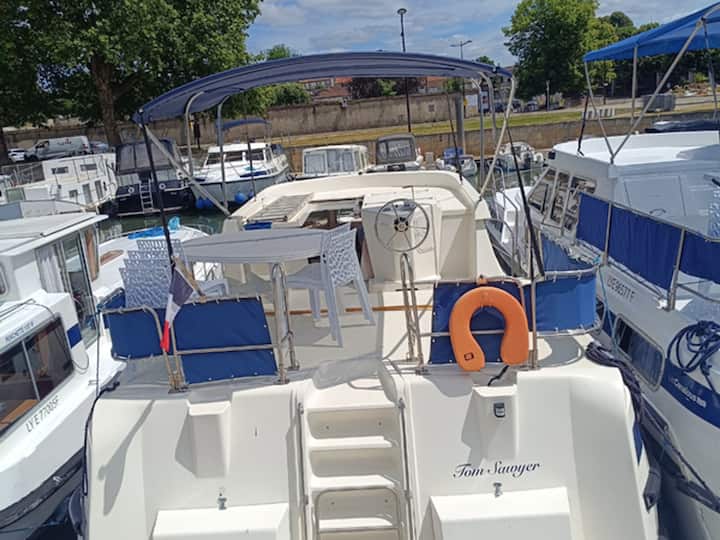 Découvrez Notre Bateau à Cognac - 7 à 9 Pers. - Cognac