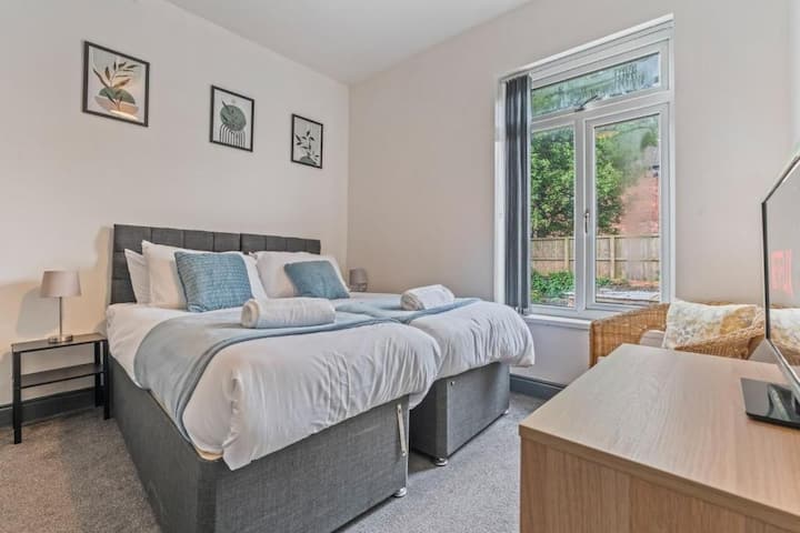 4br Home | Long Stays Savings | Wi-fi | Parking - 謝菲爾德