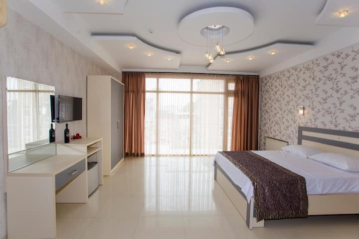 Hotel Rio Batumi - Stay In The Heart Of Old Batumi - バトゥミ