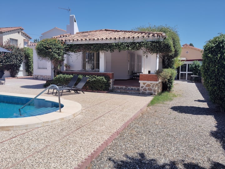 Amplia Y Acogedora Casa Con Piscina, Cerca Playa - Torremolinos