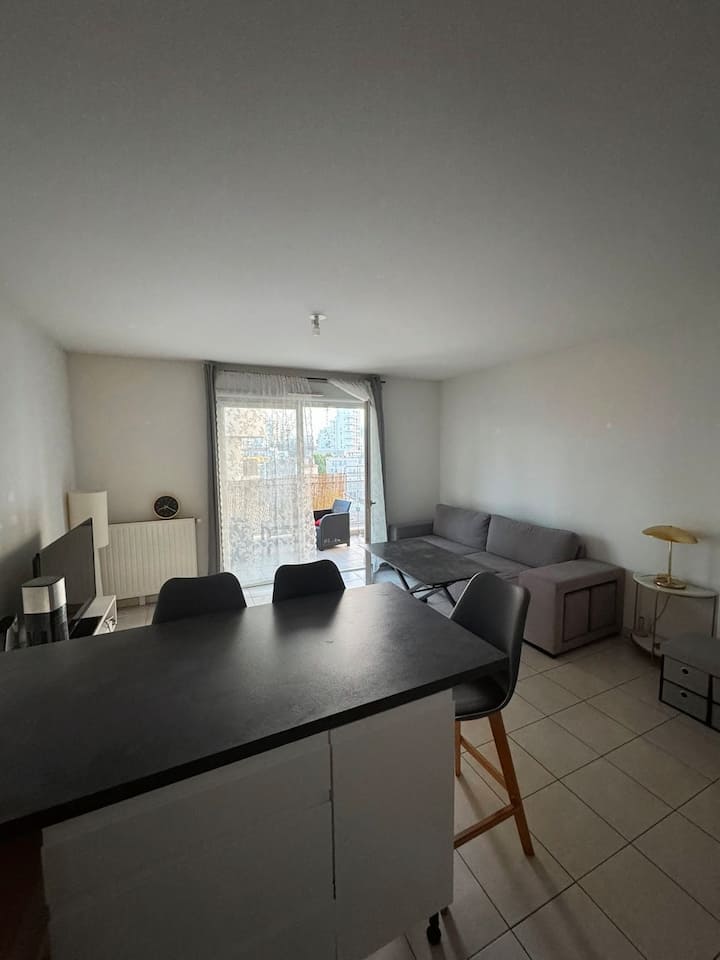 Appartement Résidentiel Avec Parking Privé - Marseille