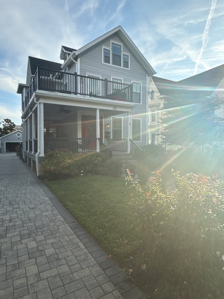 3-bed Coastal Retreat Terrace 5 Min To Beach - Spring Lake, NJ