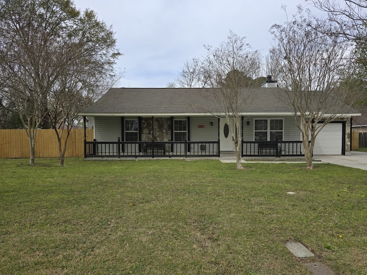 Coastal Comfort Close To Camp Lejeune - Jacksonville, NC