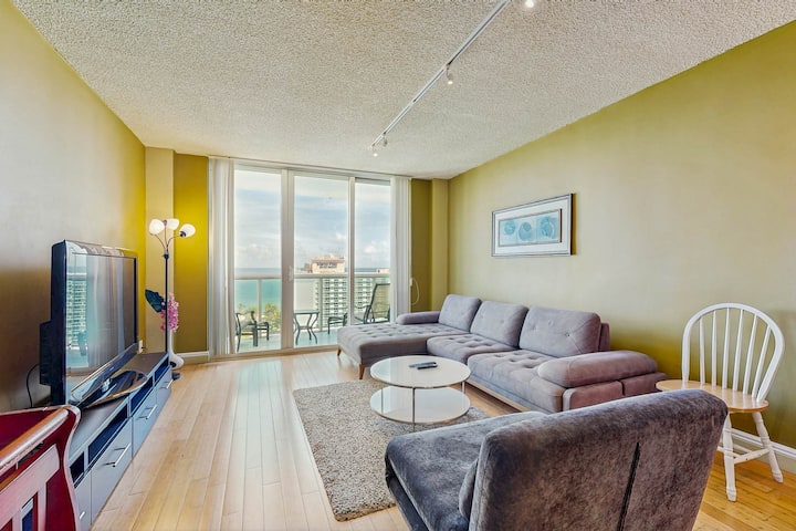 Walk To Beach 1br Oceanview 16th-floor | Deck - Sunny Isles Beach, FL