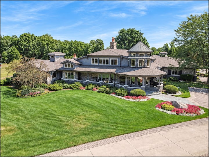 Theater | 8,400 Sq Ft Estate | Game Room | Pool | - Middlebury, IN