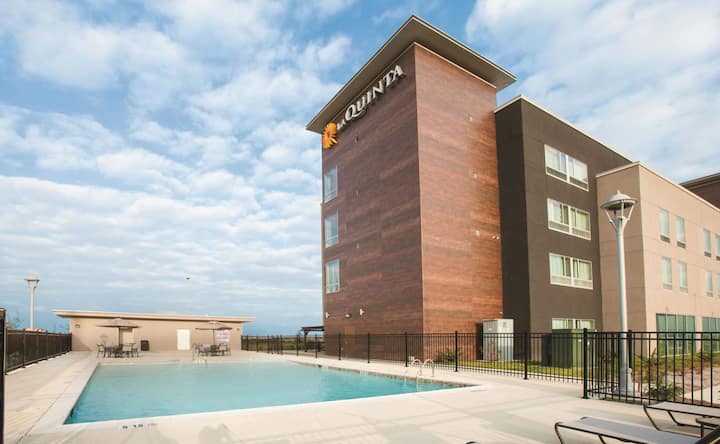 La Quinta San Marcos | Exec Suite | Near Outlets - San Marcos, TX