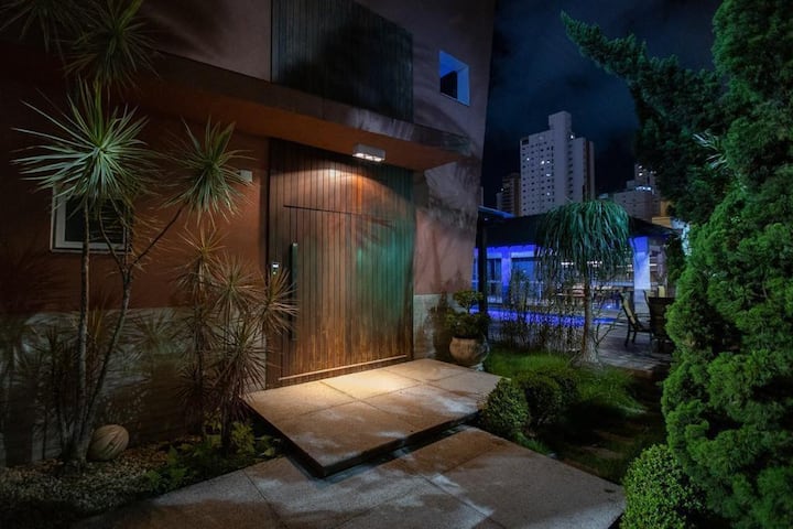 Mansão Para 14 Pessoas - Piscina - Praia - Jacuzzi - Balneario Camboriú