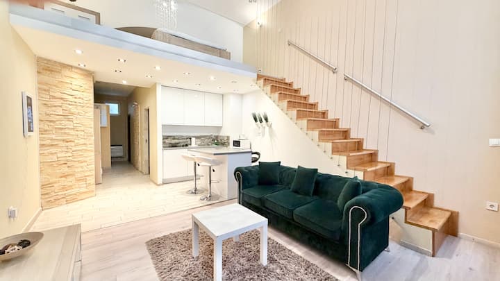 The Andrassy Avenue Apartment - Budapest
