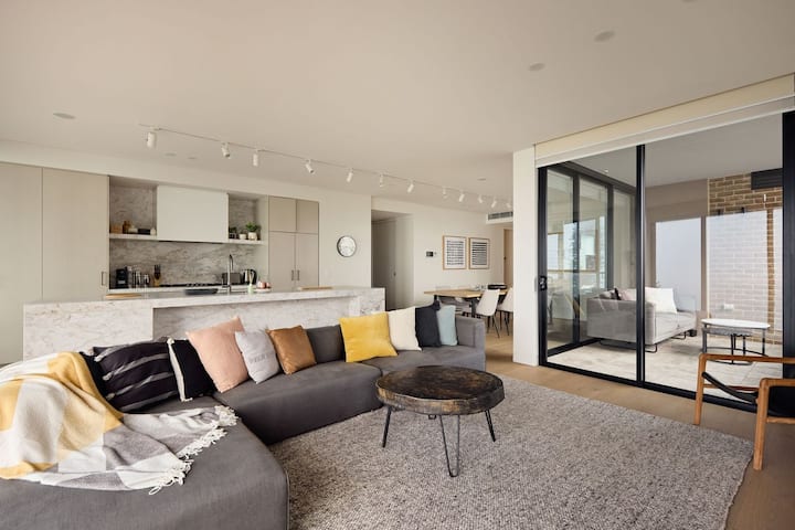 Grand Bayfront, Brighton-le-sands - Sydney