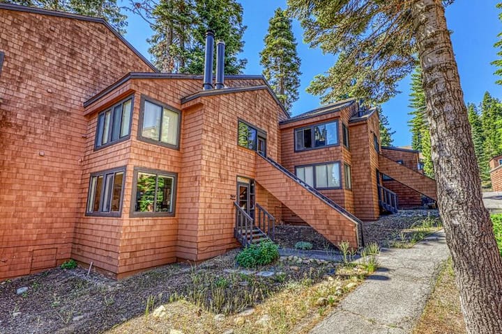 Tahoe Donner Hideaway, Fireplace, Bbq - Truckee, CA