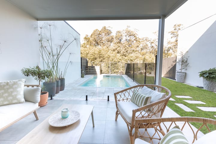 Pool | Space | Style | 15 Mins To Beach - Nambour