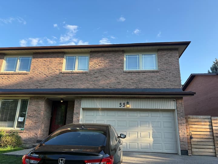 Cozy 2br, 2ba Suite With Full Kitchen - Brampton