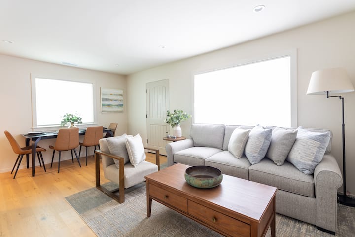 Cozy 2br Home - Santa Barbara, CA