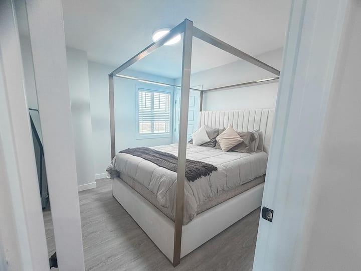 Beautiful Suite, Close To Trails, Minutes To Dt! - Edmonton