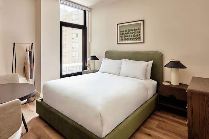 Standard Studio Apartment, 1 Queen Bed - Toronto