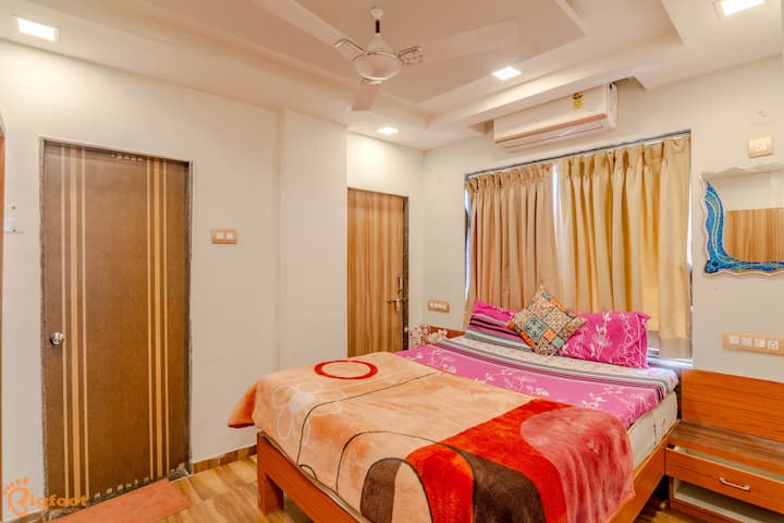 Pooja Villa - Executive Room - Igatpuri