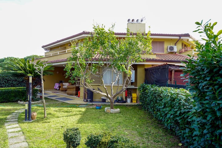 A Casa Di Dany.villa A Schiera, Giardino E Garage - Cerveteri