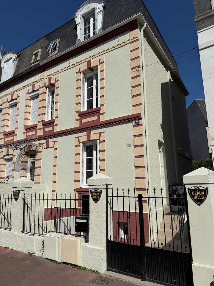 Villa Dexception En Plein Centre De Deauville. - Deauville