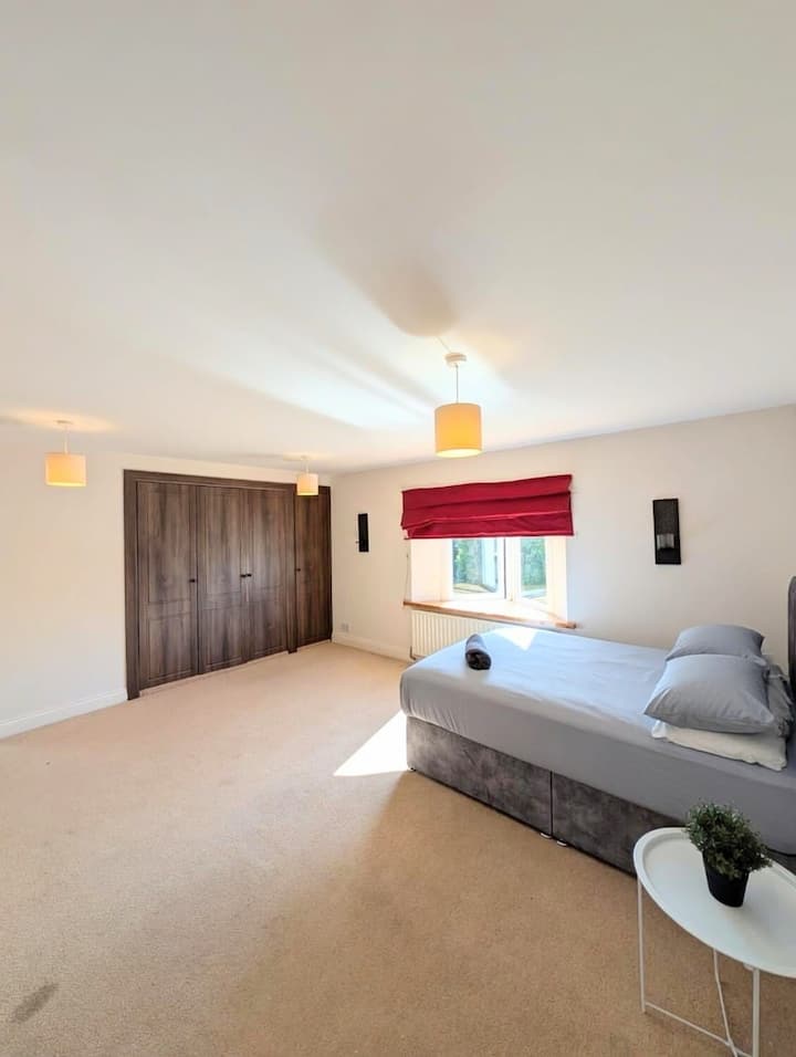 6 Bedroom House Sleeps 8 - Housing For Contractors - Limerick