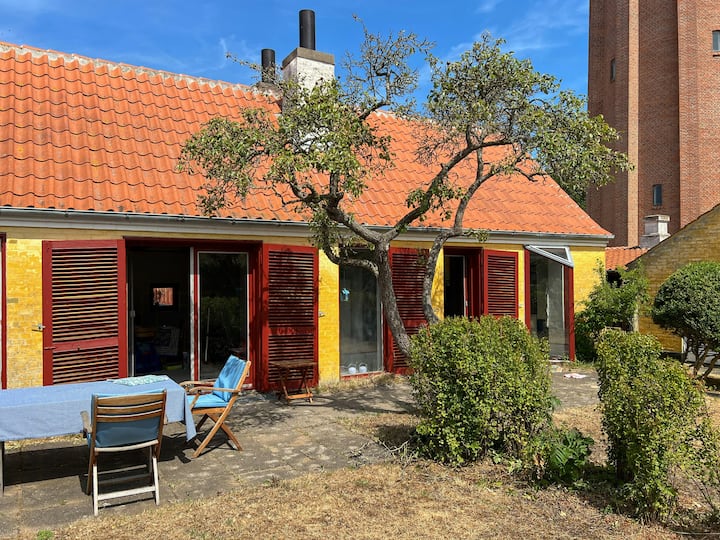 Old Family Home With A Large Private Garden - Skagen
