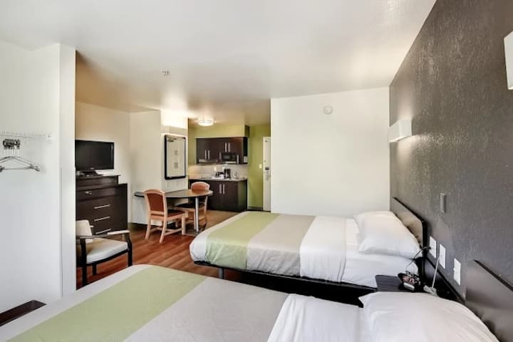 Cozy Stay Near Rutgers W/ Kitchen - New Brunswick, NJ