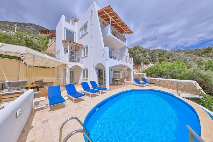 Muhteşem Manzaralı Villa İPek - Kalkan