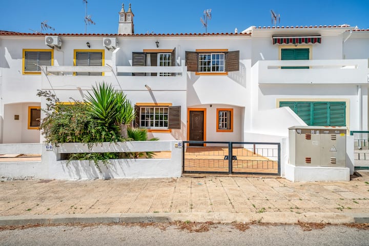 Beguest Margarida Beach House - Altura, Portugal