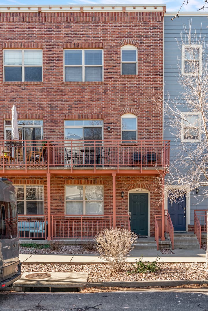 1 Bd/2.5 Ba + Office Condo In Arvada - Arvada, CO