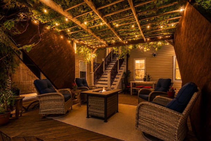 Main House With Private Backyard & Bbq - Boston, MA