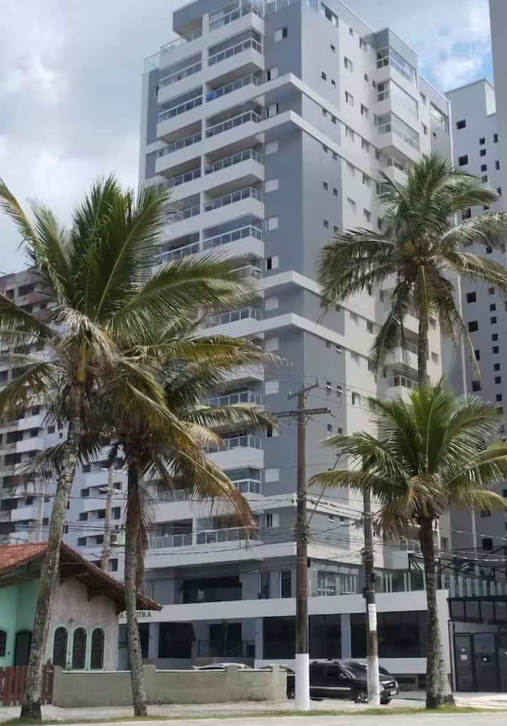 Frente Mar / 8 Hóspedes / Garagem/ Wi-fi/ Caiçara - Praia Grande