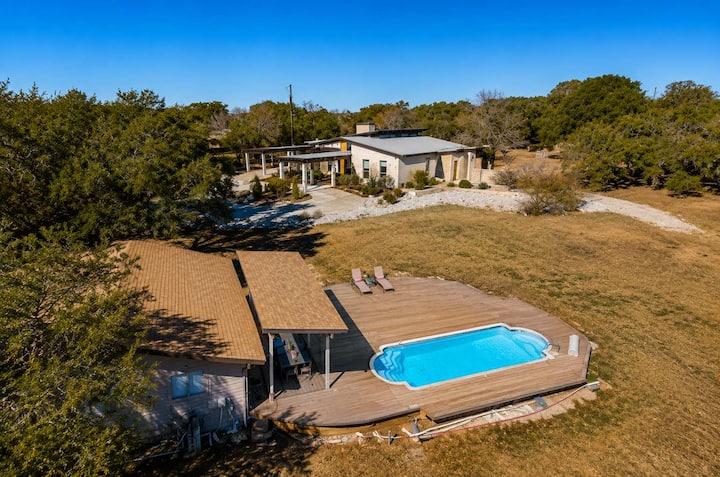 Private Hill Country Estate On 4 Acres L Pool - Cedar Park, TX