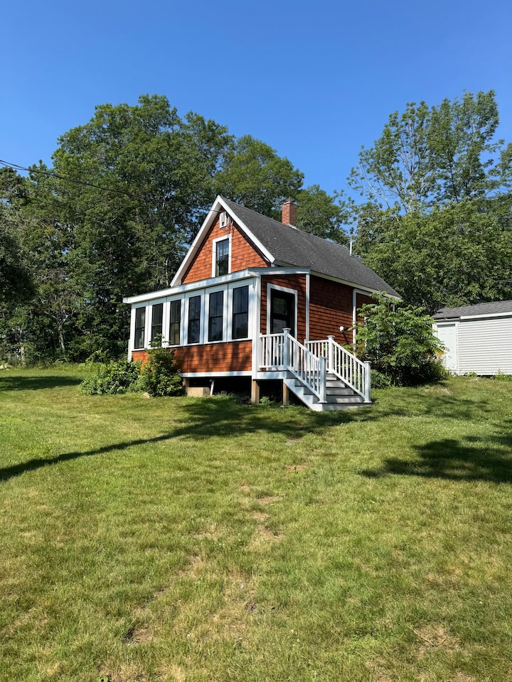Helen's House | York Beach | Sleeps 11 - York, ME