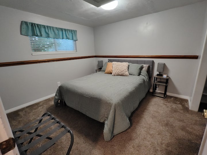 Luxury Bedding + Hot Tub + Pickleball - Lehi