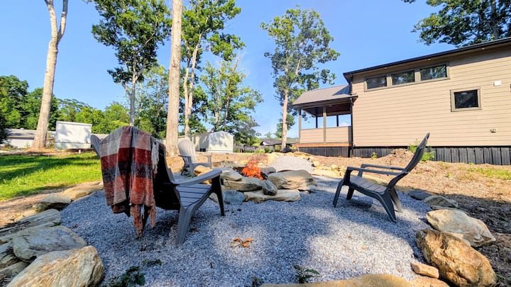 Cozy Tiny Home | Min To Lake James & Marion - Lake James, NC