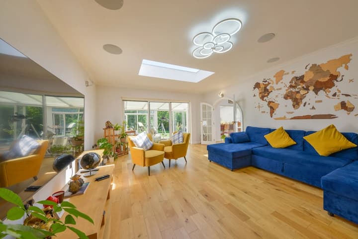 Large 5 Bed Luxury Home In St Albans With Parking - St Albans