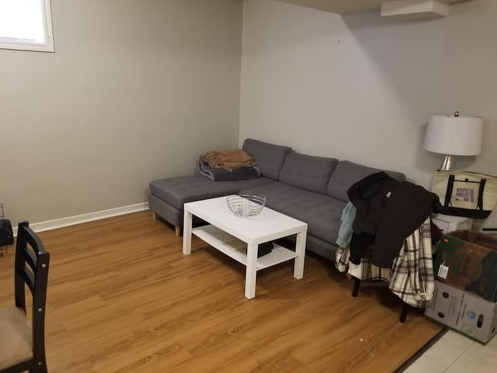 Great Location : 2 Bedroom Lower Unit, Furnished - London, ON, Canada