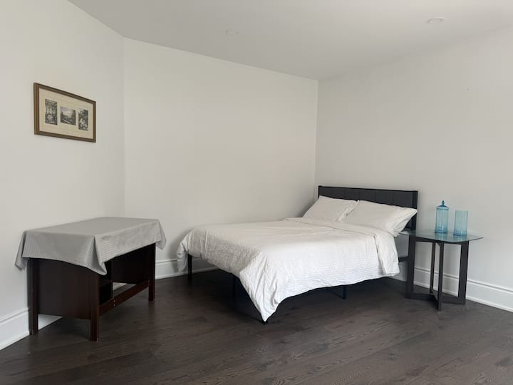 Comfortable 2br Basement Suite |Private Entrance| - Oshawa