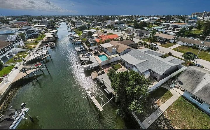Waterfront Oasis | Pool, Floating Dock & Kayaks - Hudson, FL