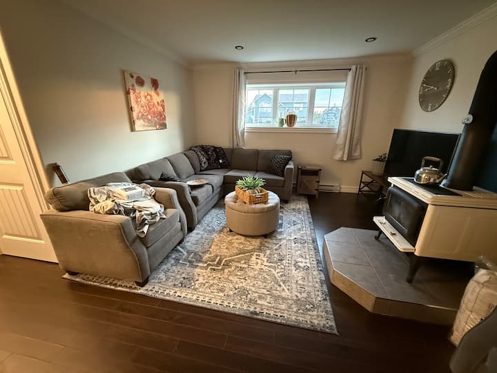 2 Bed Basement | Separate Entrance | Private - Gander