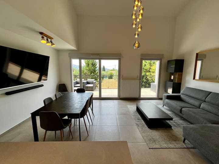 Magnifique Duplex Au Calme Avec 3 Chambres - Carros