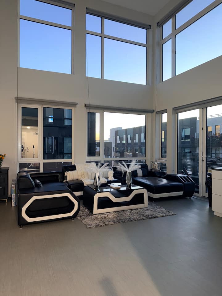 Modern Floor-to-ceiling Windows+ City Views - Alameda, CA