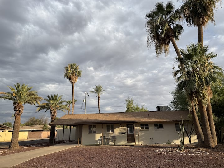 A Cozy Home Near Asu And Quick Access To Freeways - Tempe, AZ