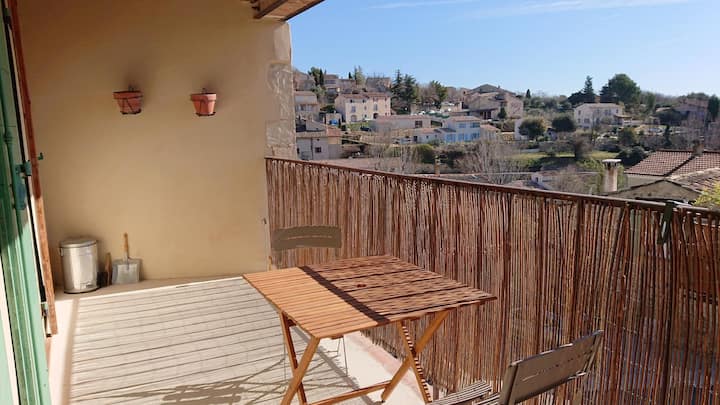 Appartement Charmant - Cucuron