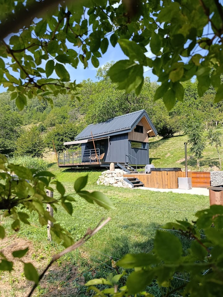 Bain D'étoiles - Chalet Container Privatif & Spa - Rhône-Alpes