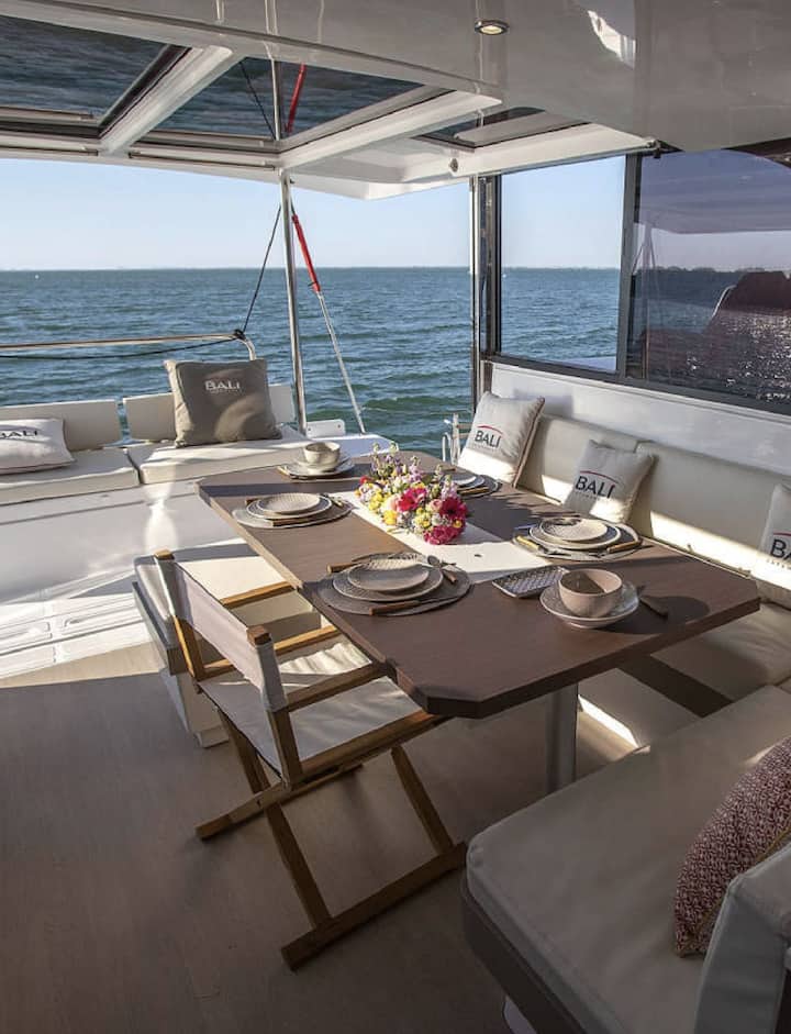 Boat & Breakfast: Che Relax Dormire In Catamarano - Livorno