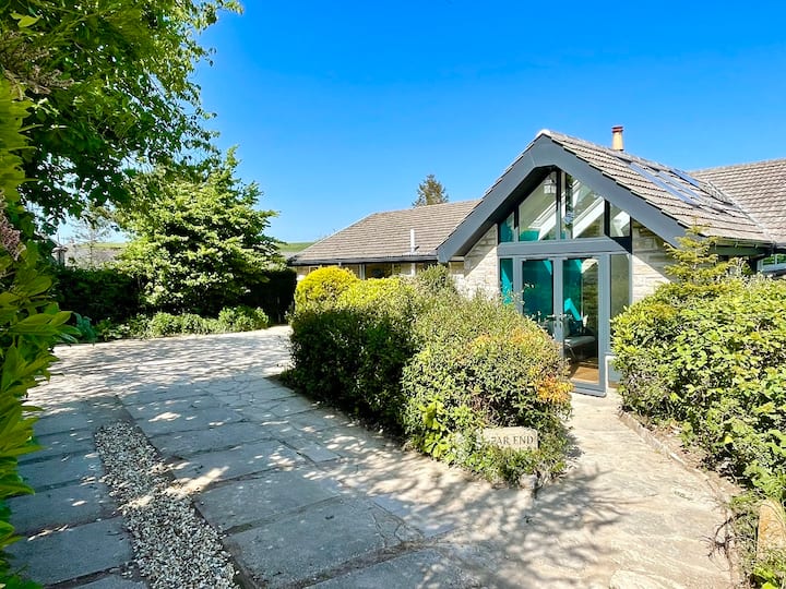 Home In Corfe Castle With Large Accommodation Wing - Corfe Castle
