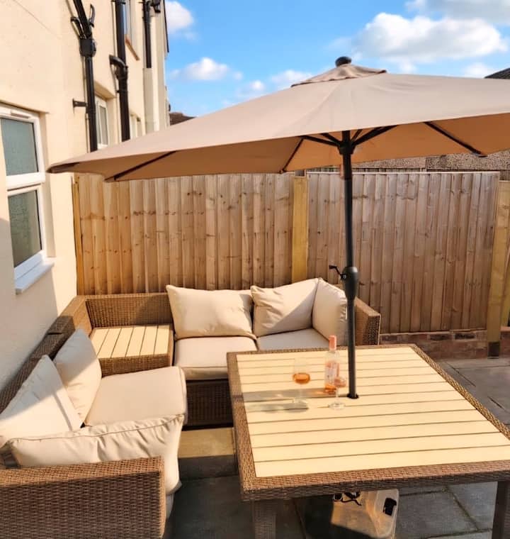*Open 2026* Multiple Unit Building, 5 Bed. - Southport