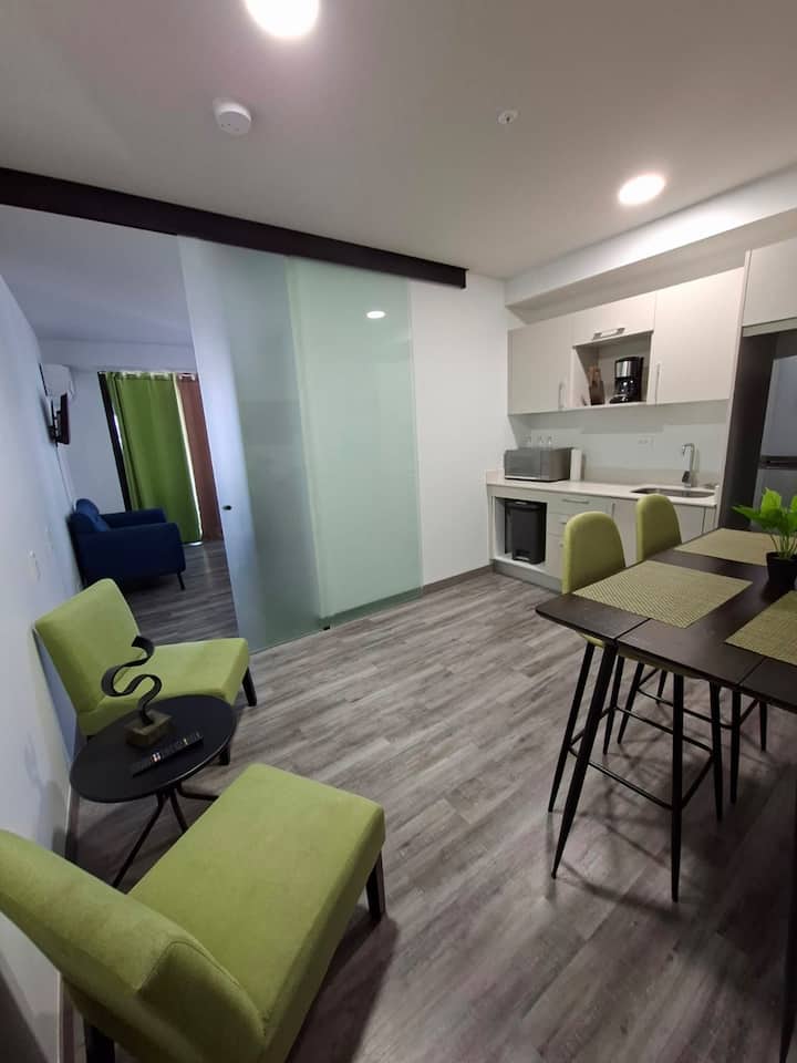 Moderno Apartamento Rohrmoser Cosmopolitan Tower - San José