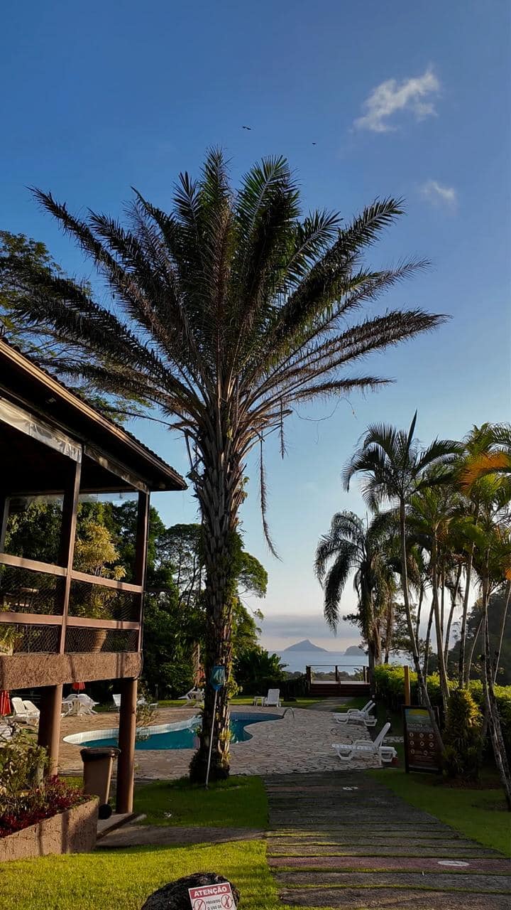 Chalé Com Mirante Em Condomínio Vista Mar - São Sebastião